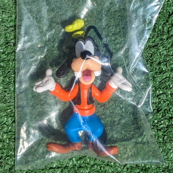 Disney | Toys | Disney 3 Goofy Gawrshahhyuckhoo Hoo Open Arms Pose Pvc ...